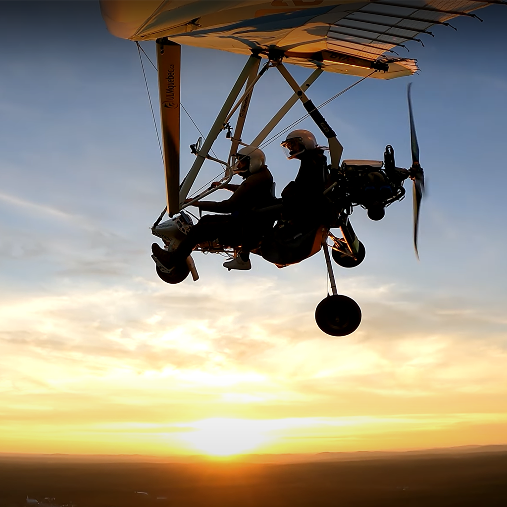 Familiarization flight in an ultralight motorized ULM pendulum ...